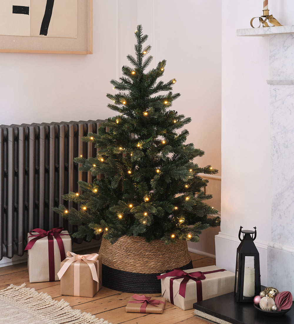 Pre-Lit Artificial 4ft Sherwood Tree