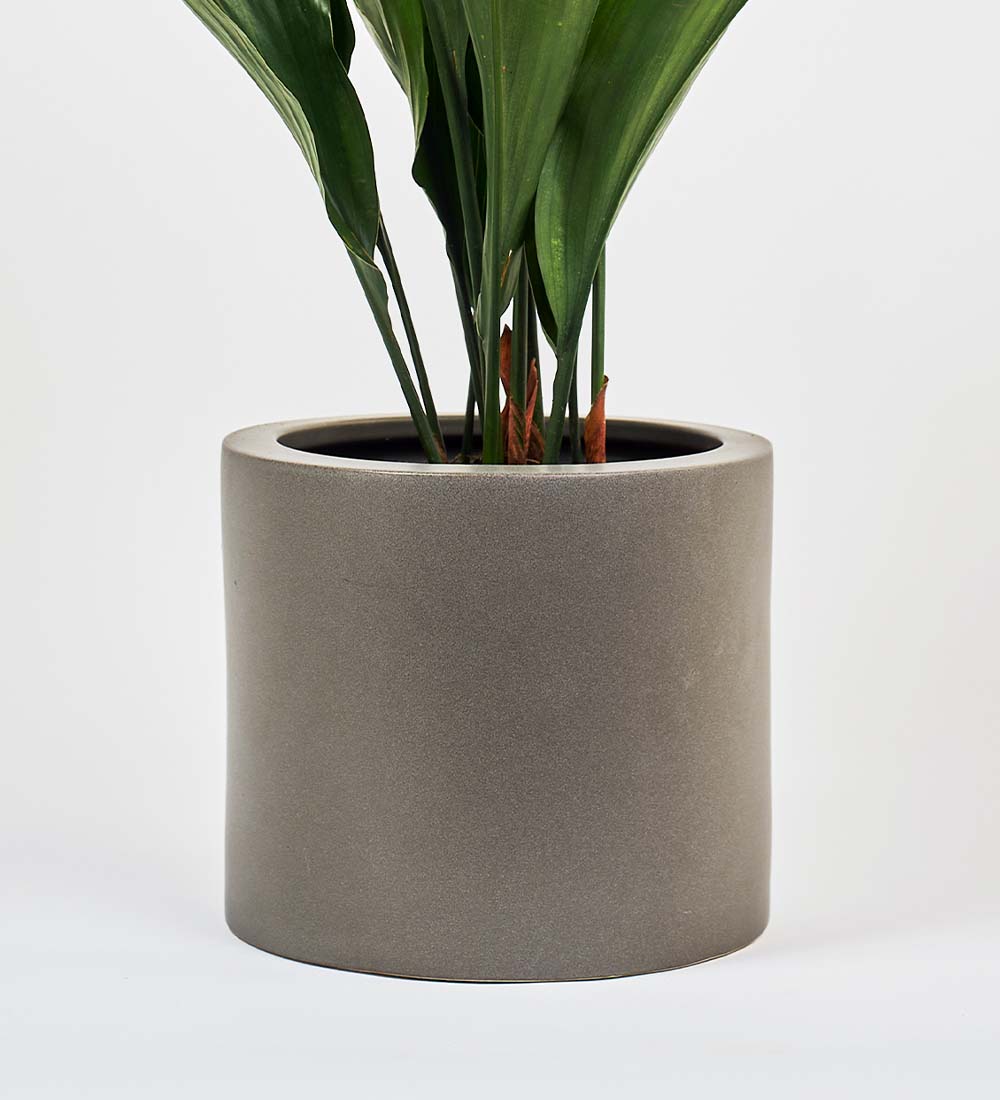 Graphite Earthenware Pot (21cm)
